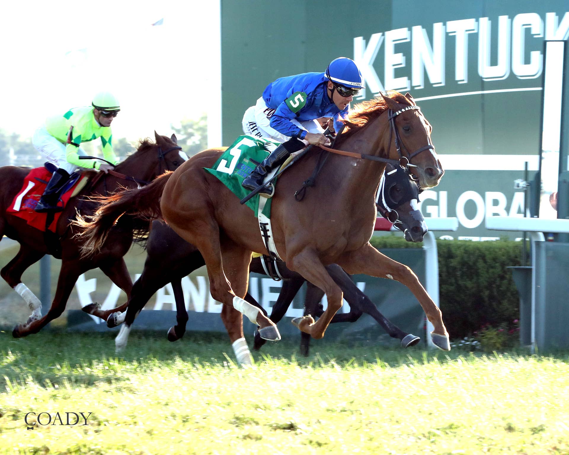 Quiet Street Takes Untapable With Late Surge - Paulick Report