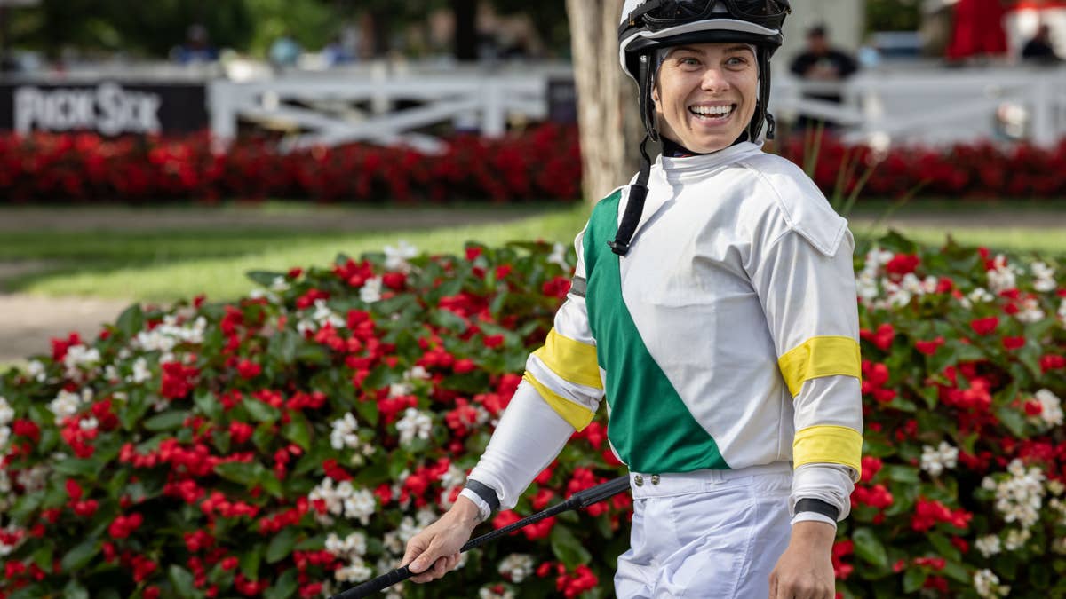 Updated: Katie Davis Released From Hospital After Gate Incident At ...