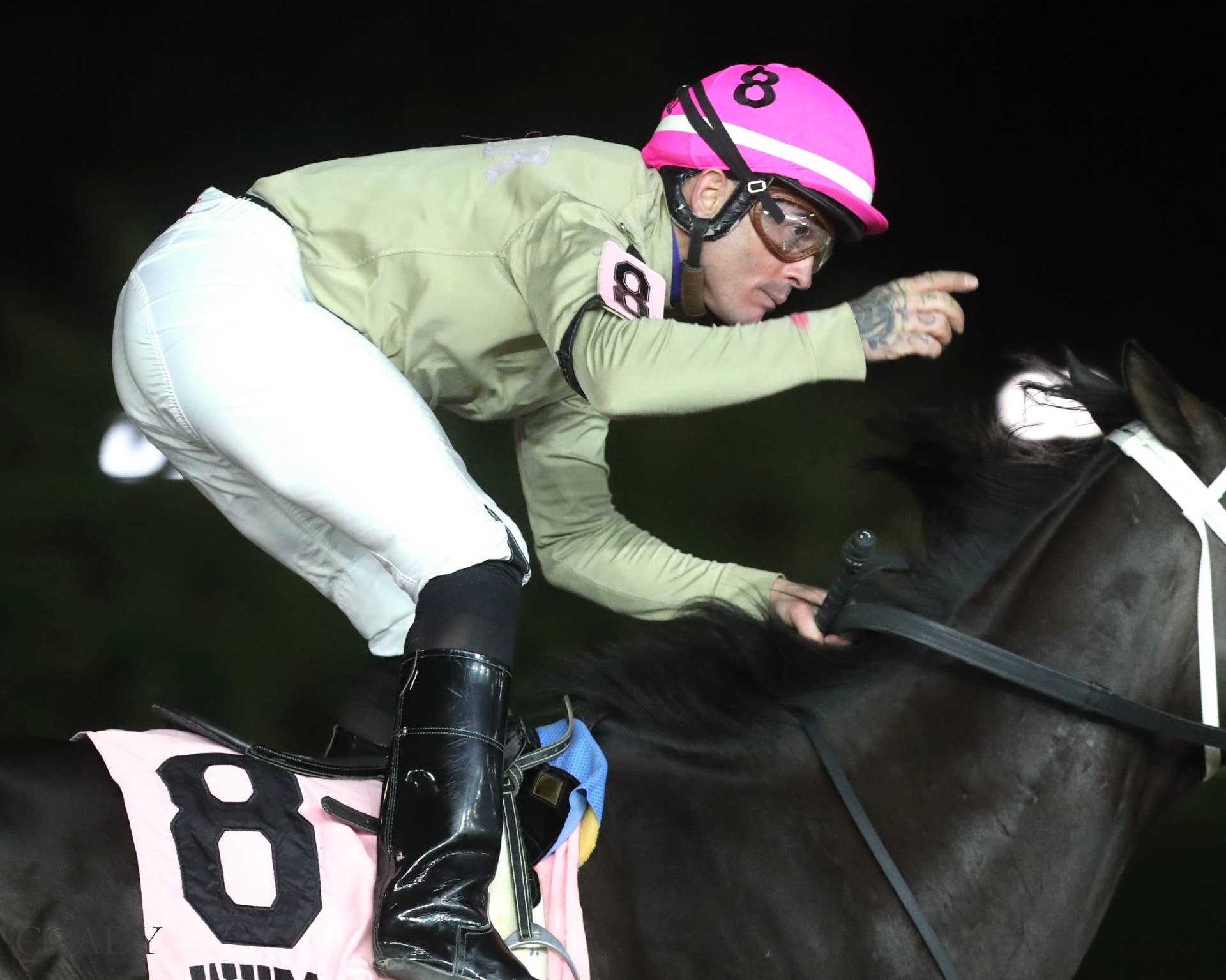 Jockey Carlos Lopez Suffers Broken Collarbone, Ribs In Black-Eyed Susan ...