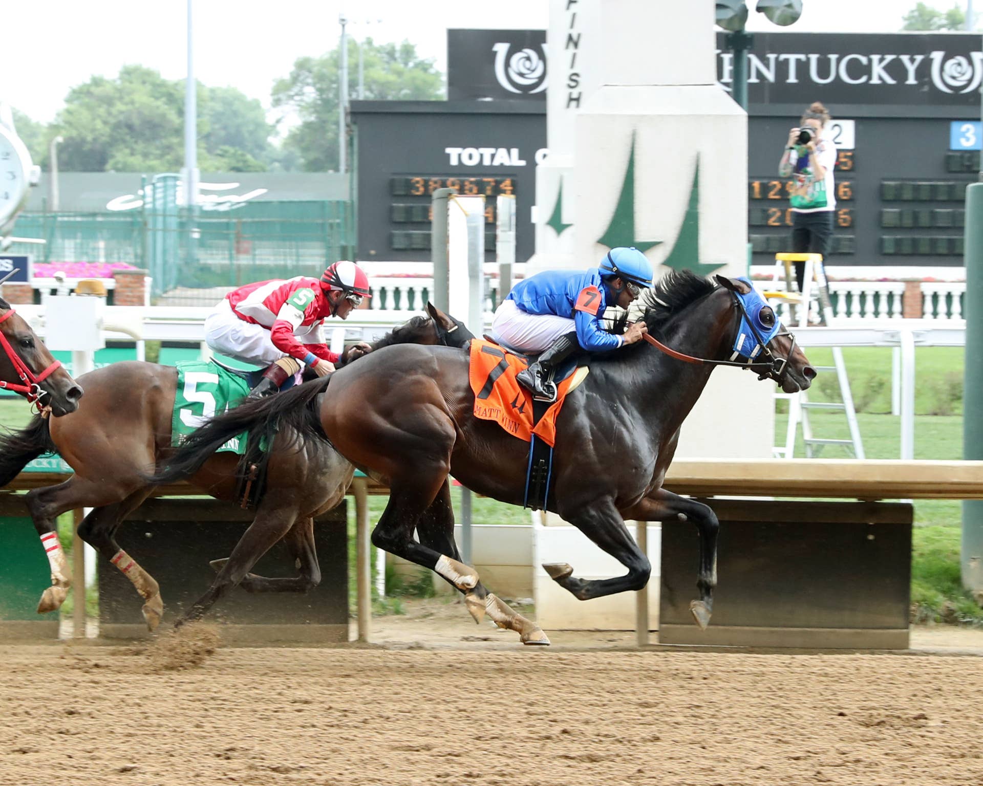 'He Held Them Off': East Avenue Scores On Front End In Matt Winn ...