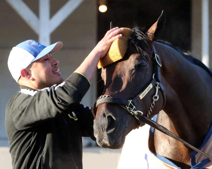 Kentucky Derby: Honor Marie Team All Smiles After Thursday Breeze ...