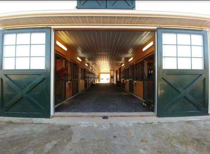 Flooring Key To Barn Aisle Safety - Paulick Report | Latest news and ...