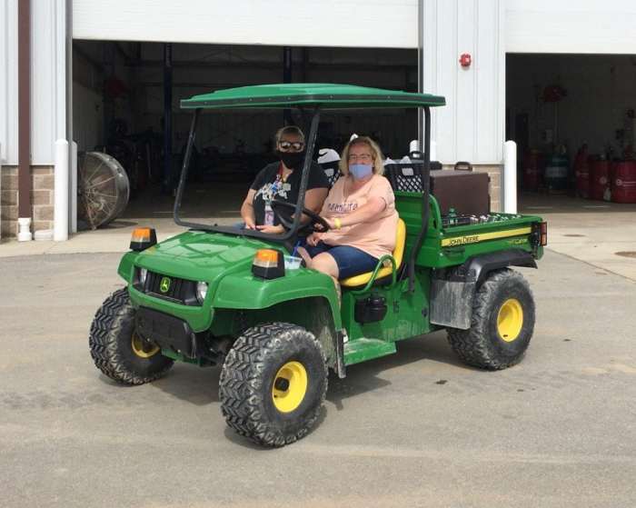 From Gator To Gatorade: Backstretch Café Working Overtime To Serve ...