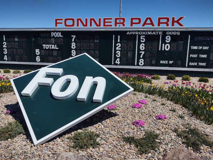 'Freak Accident' At Fonner Park Kills Two Racehorses, Outrider's Pony ...