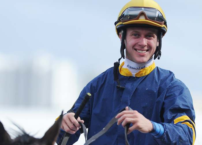 Jockey Dylan Davis Suffers Numerous Injuries In Aqueduct Spill ...