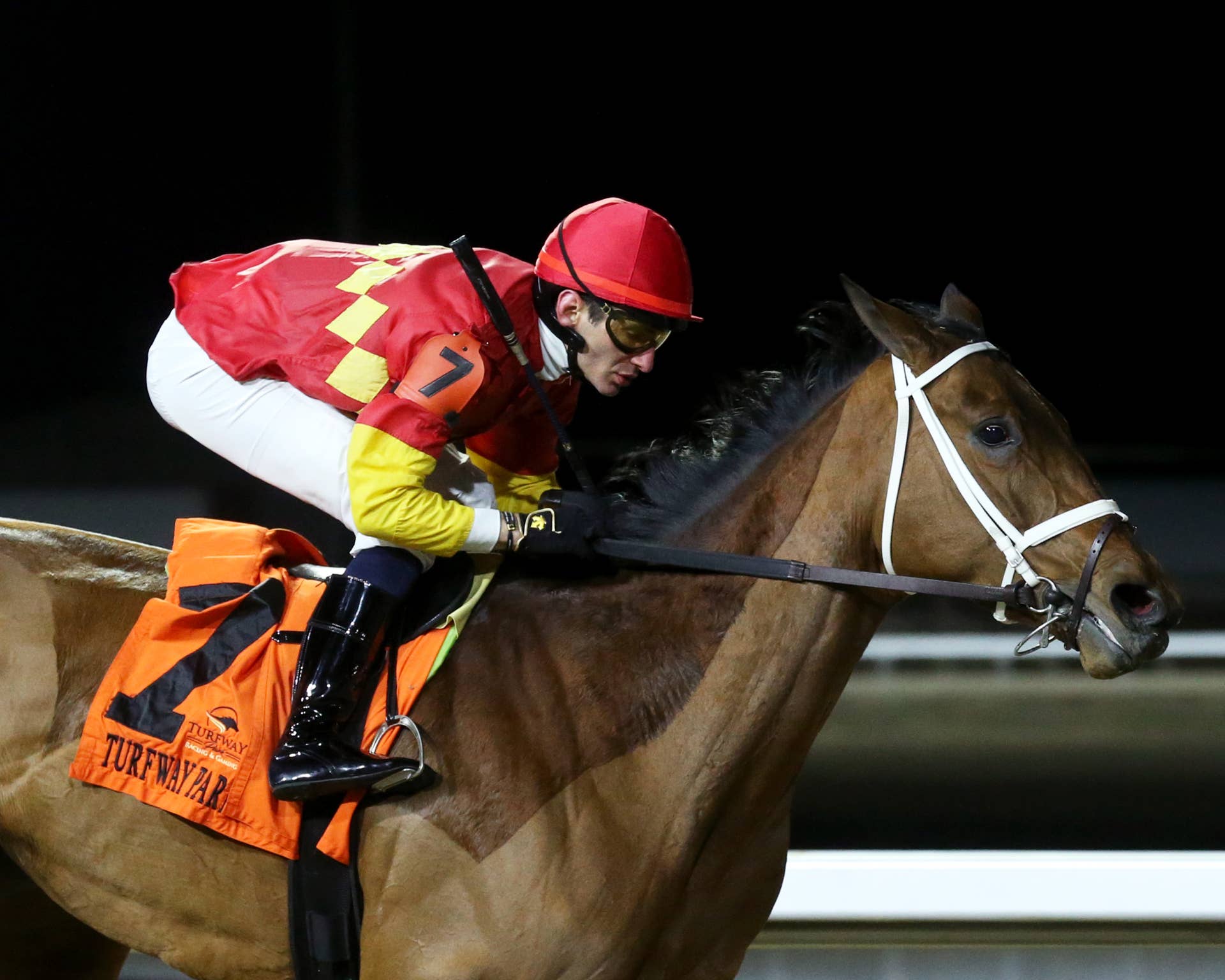 Chop Chop Rallies Late To Win Turfway's Wintergreen - Paulick Report ...