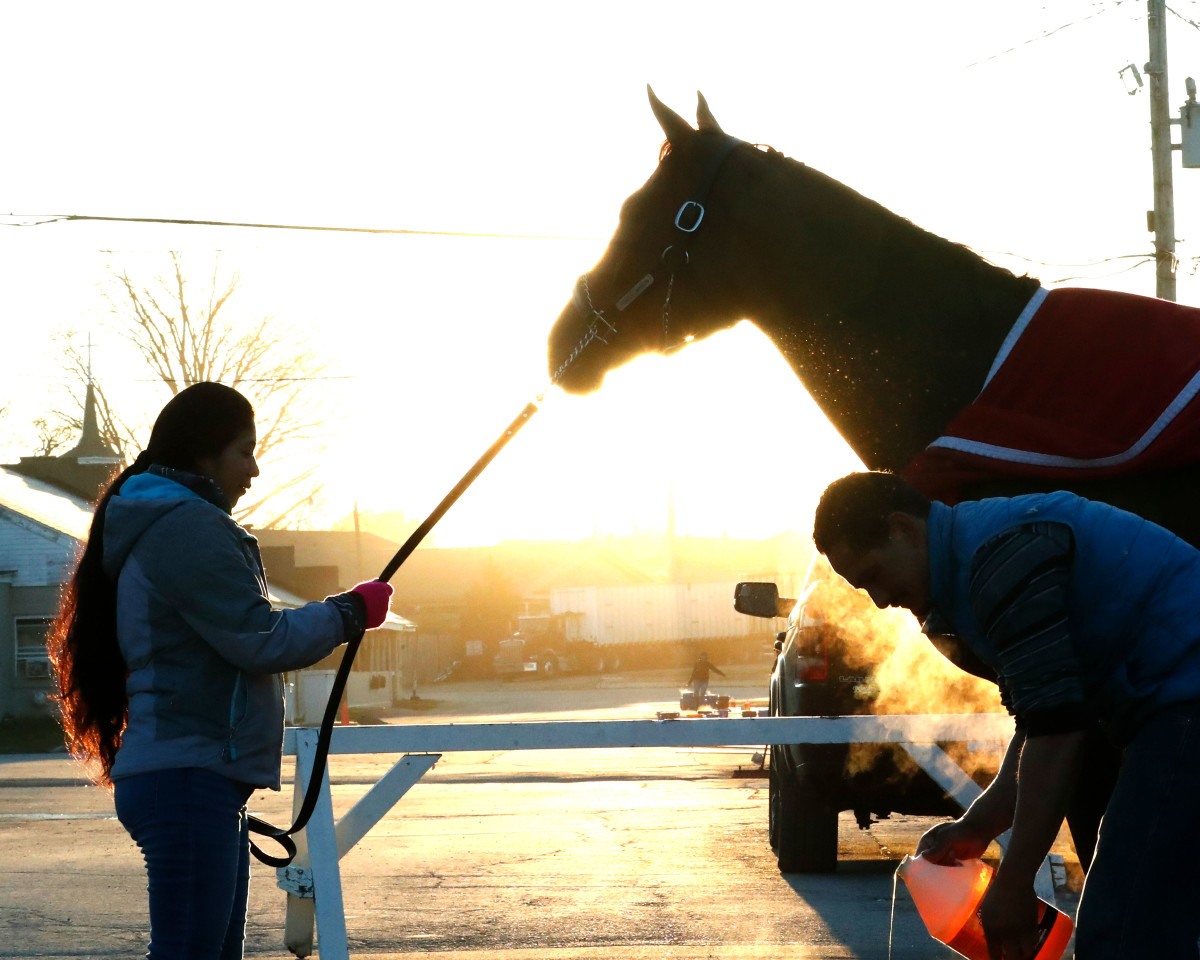 New Documentary ‘Backside’ Highlights Kentucky’s Backstretch Workforce ...