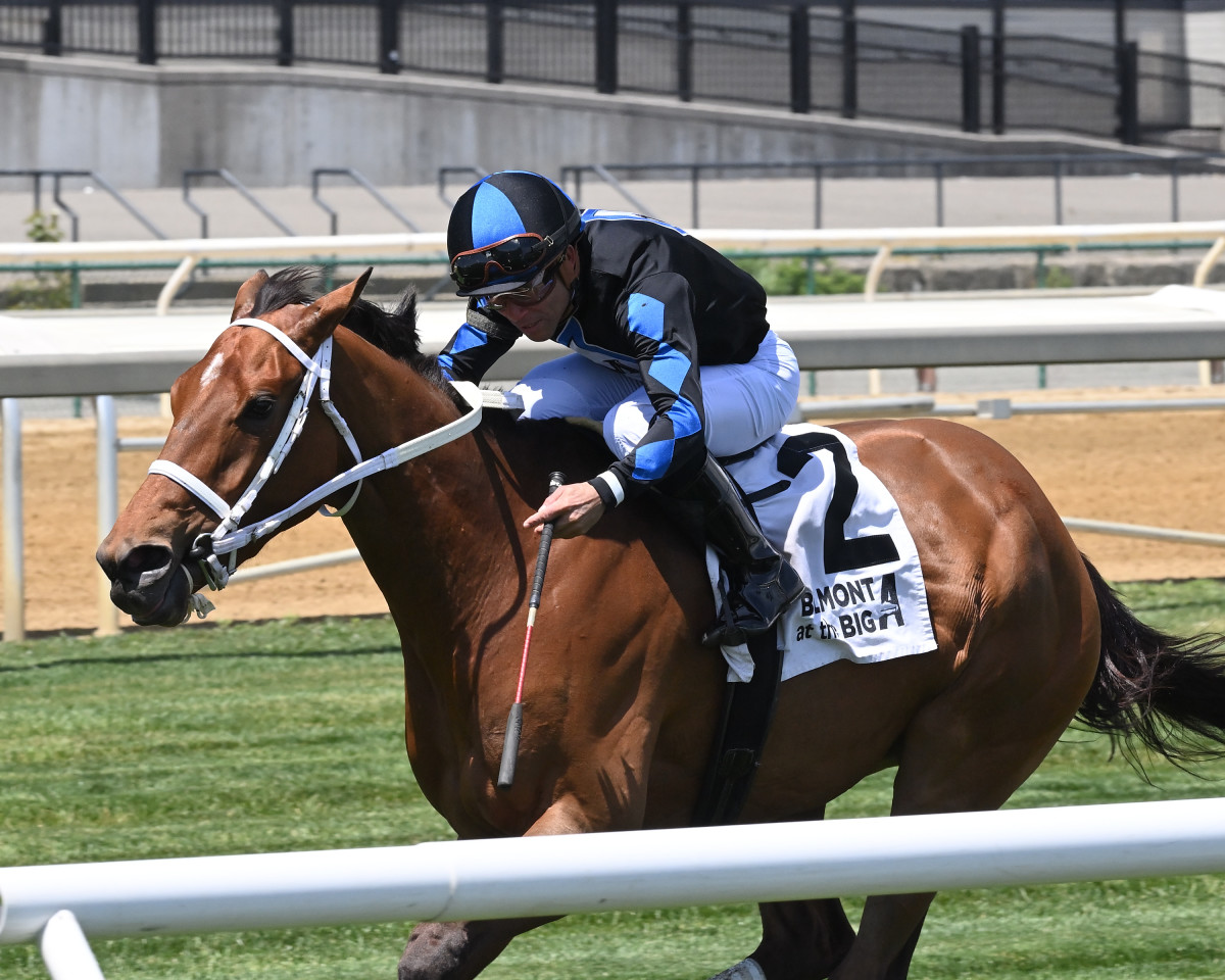 Neecie Marie Makes The Grade With Last-To-First Rally In Beaugay ...