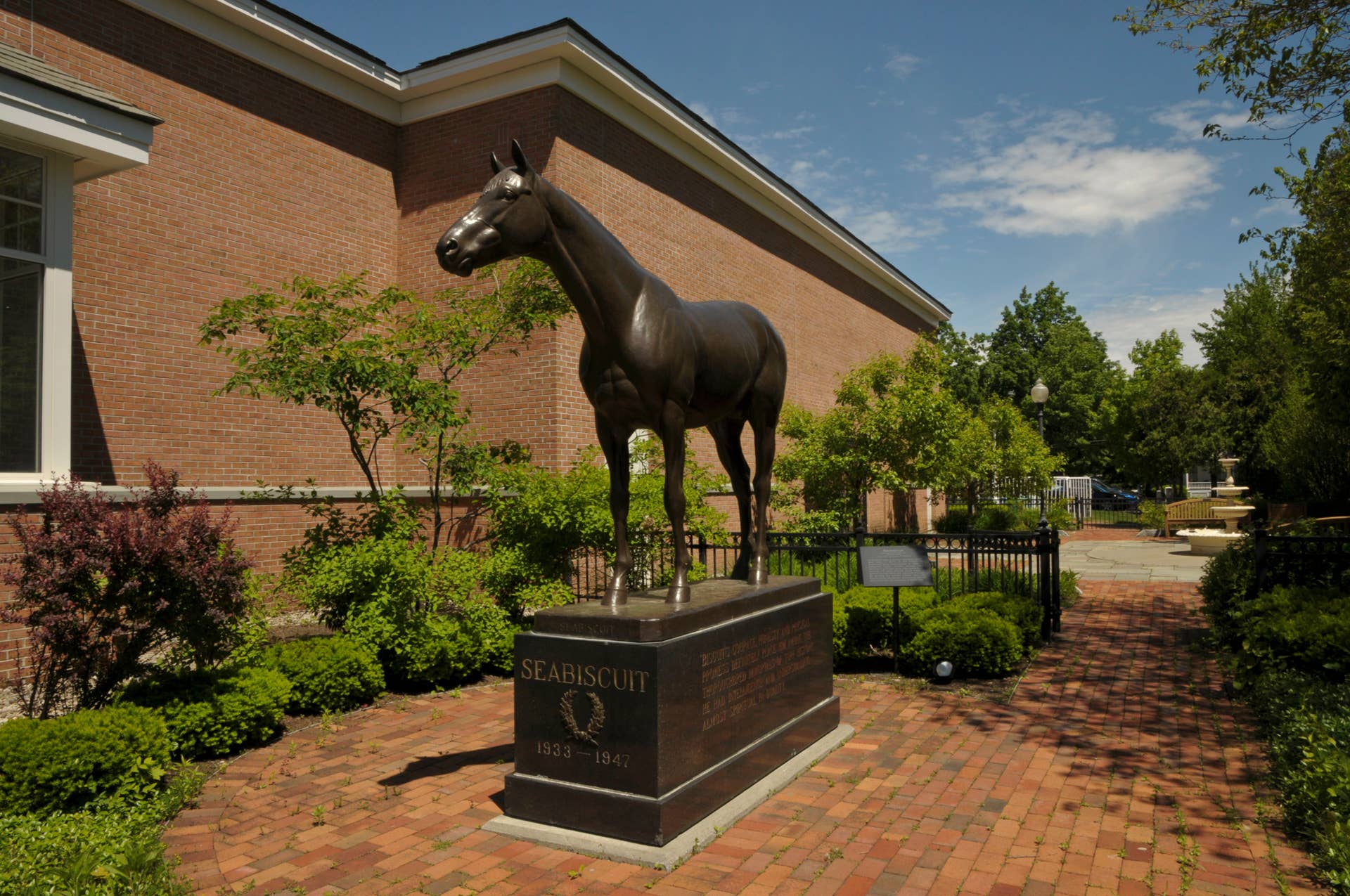 Saratoga Statues: Seabiscuit’s Cross-Country Journey To The Hall Of ...