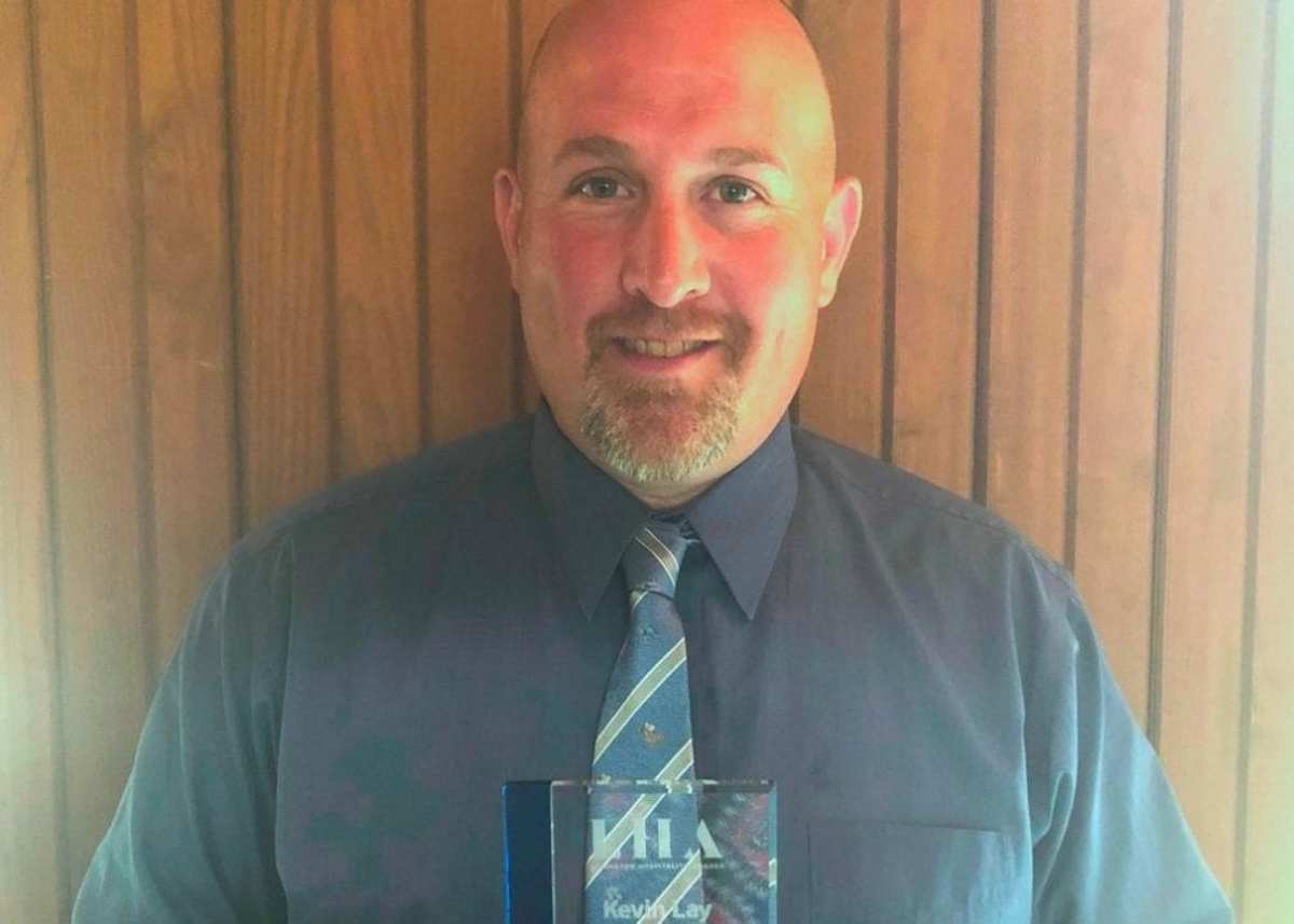 Claiborne Stallion Groom Awarded Inaugural Lexington Hospitality Award ...