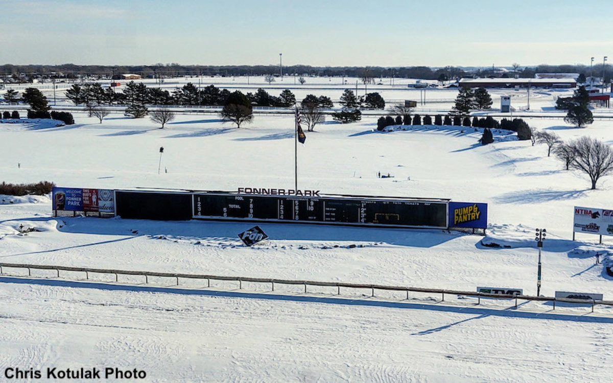 Fonner Files: Old Man Winter Frosts Opening Weekend - Paulick Report ...