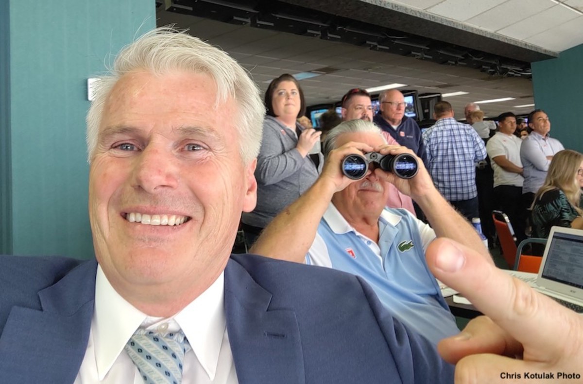 Fonner Files: Fans From Near And Far At Fonner Park - Paulick Report ...