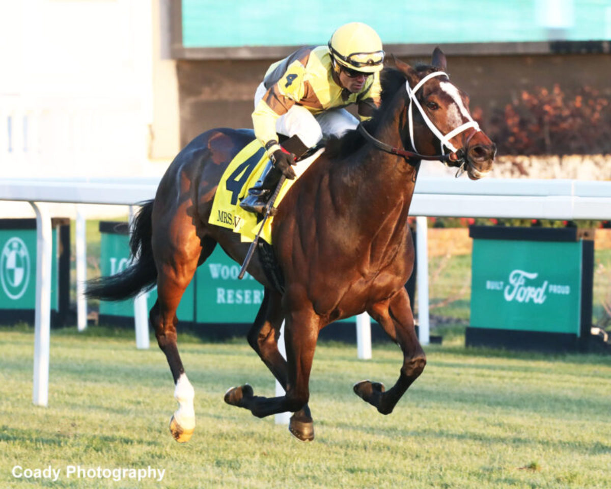 Bubble Rock Kicks Clear Going Wire To Wire In Mrs. Revere - Paulick ...