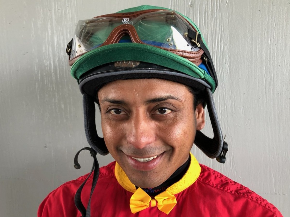 Former New York Standout Angel Arroyo Aiming To Rejuvenate His Career ...