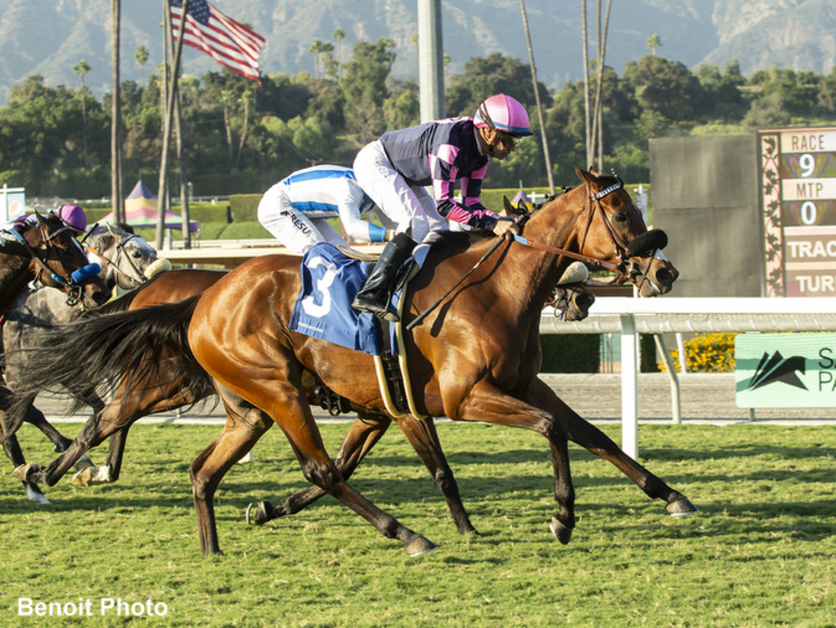 'She Just Grew Up': Lucky Girl Rushes Late To Capture Monday's ...