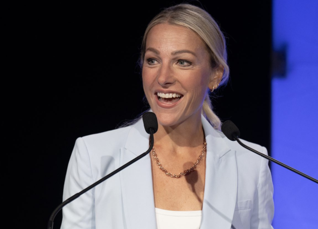 Fashionable Fillies Luncheon To Honor Lindsay Czarniak - Paulick Report ...