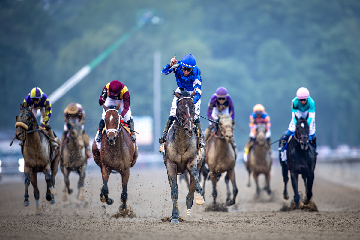 'Two Great Horses': Déjà Vu In Belmont Stakes As Sovereignty Defeats ...