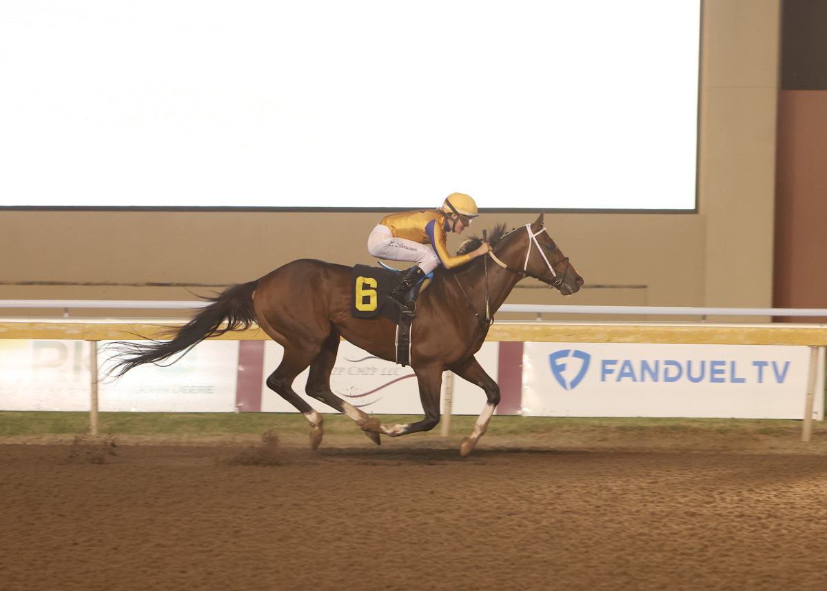 Track Phantom Halts Winless Skid With Front-End Romp At Remington Park ...