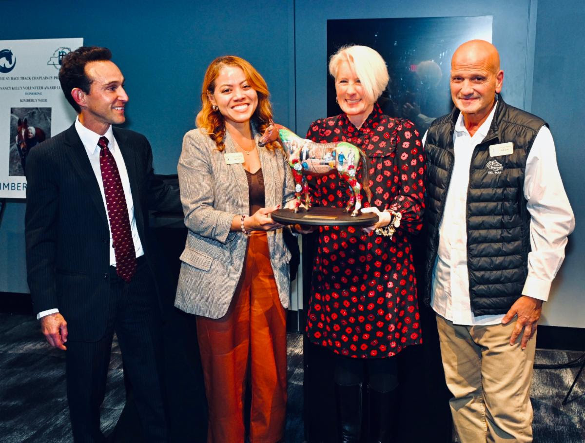 Kim Weir Receives Inaugural Nancy Kelly Volunteer Award - Paulick ...