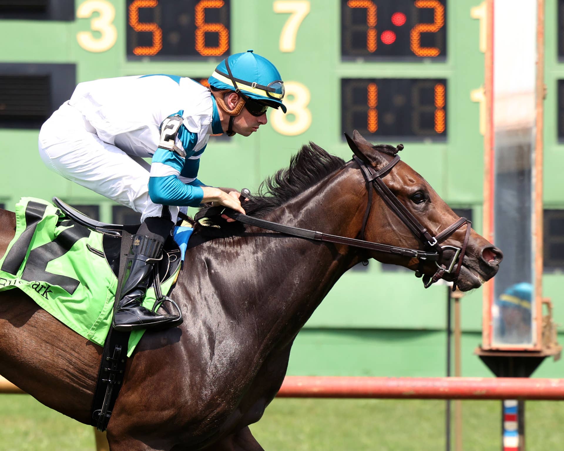 Mae Town Takes Ellis Park's Pea Patch With Deep Stretch Surge - Paulick ...